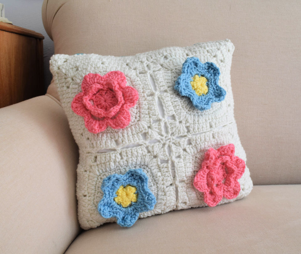 25 Free Crochet Pillow Patterns - Crochet Me