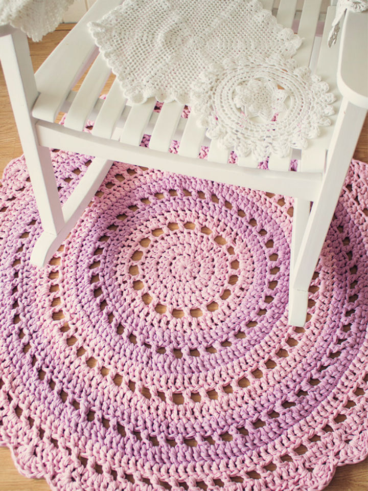 How To Crochet a Rug Out Of Yarn - Crochet Me