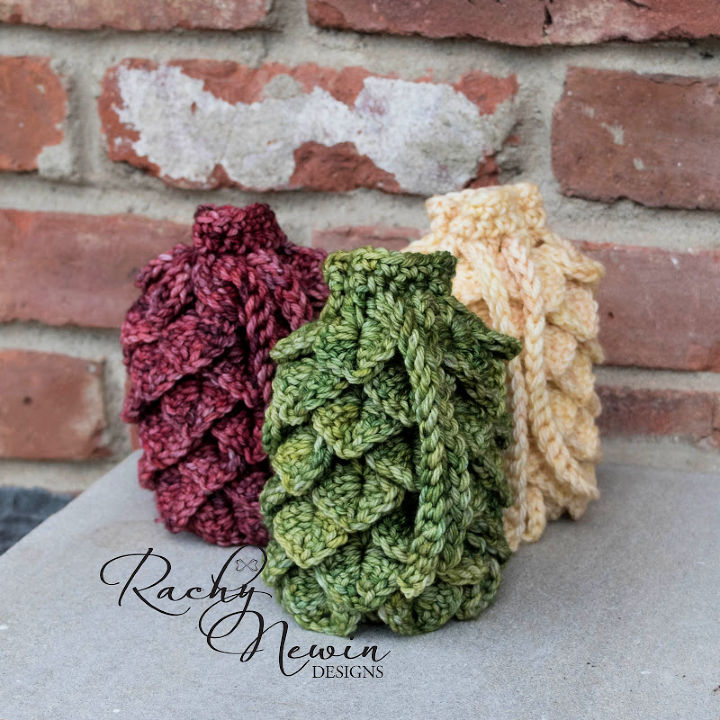 12 Free Crochet Dice Bag Patterns | Dragon Egg Dice Bag Pattern