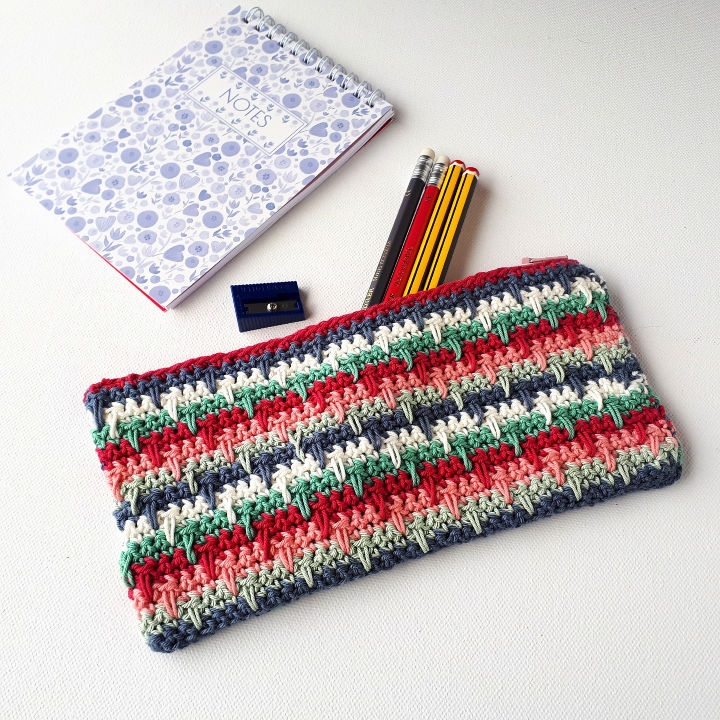 15 Free Crochet Pencil Case Patterns - Crochet Me